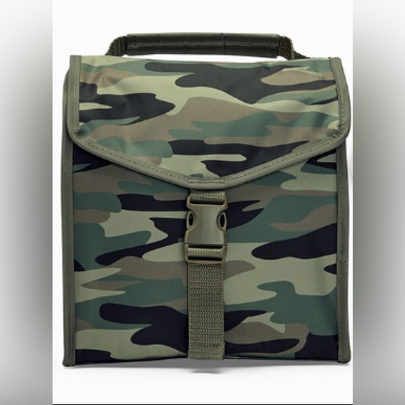 thirty-one | Bags | Nwt Thirtyone Foldover Lunch Bag Classic Camo ...